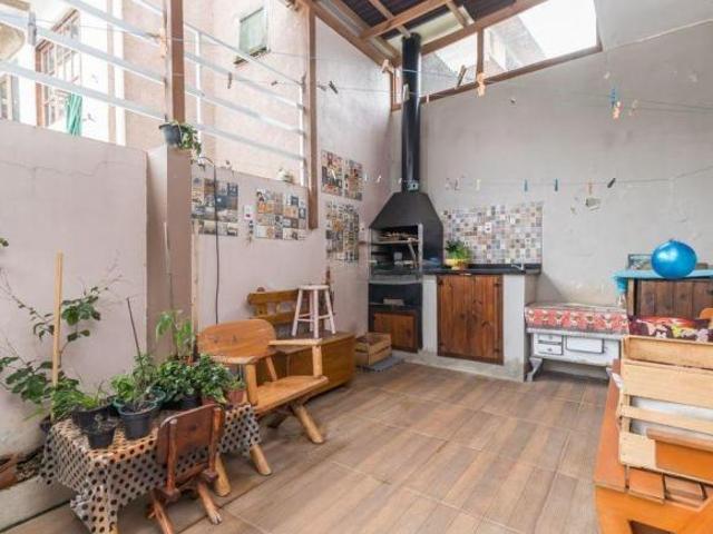 Casa de 6 dormitórios à venda Bairro Vila Nova Porto Alegre