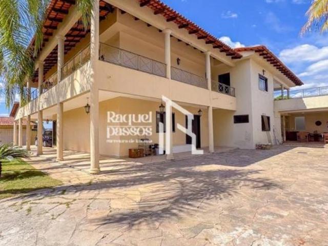 Casa de 6 Quartos em Lote de 1.200m2 Arniqueiras