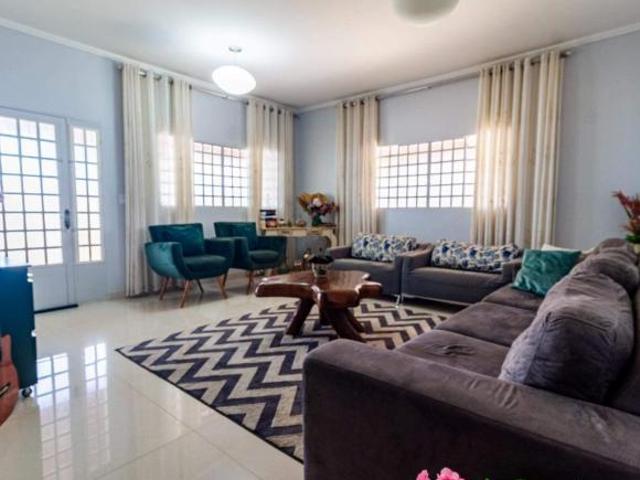 CASA DE 775M² EM VICENTE PIRES COM 3 QUARTOS SENDO 1 SUÍTE