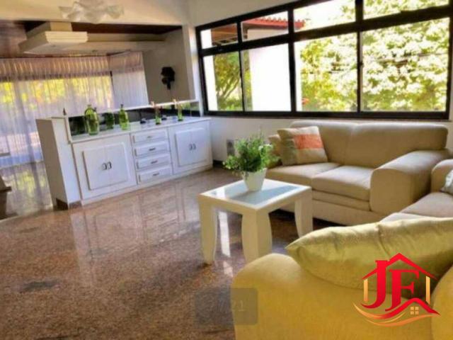 Casa de 780 m² na João da Silva Campos Itaigara Salvador BA, à venda por R$ 3.500.000 ou aluguel por R$ 30.000/mês