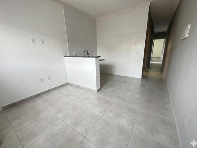 Casa de 70 m² com 2 quartos à venda no Jardim Topázio