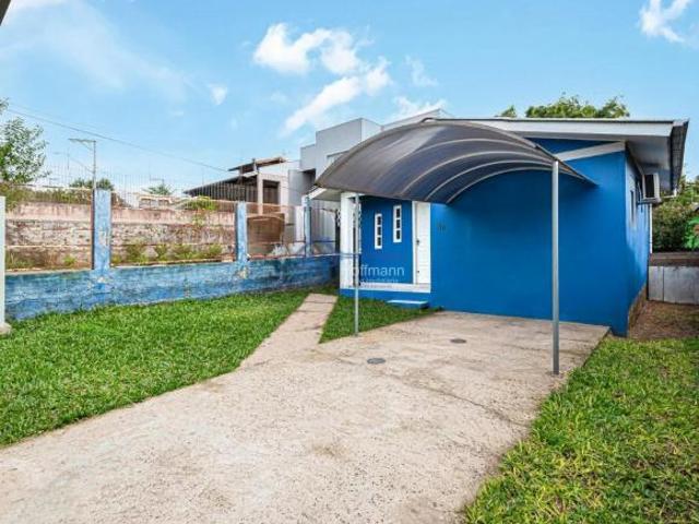 Casa de 70m² a venda em Novo Hamburgo bairro Petropolis, com quintal e churrasqueira
