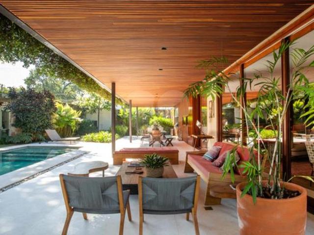 Casa de 840 m² com 4 quartos à venda na Vila Madalena