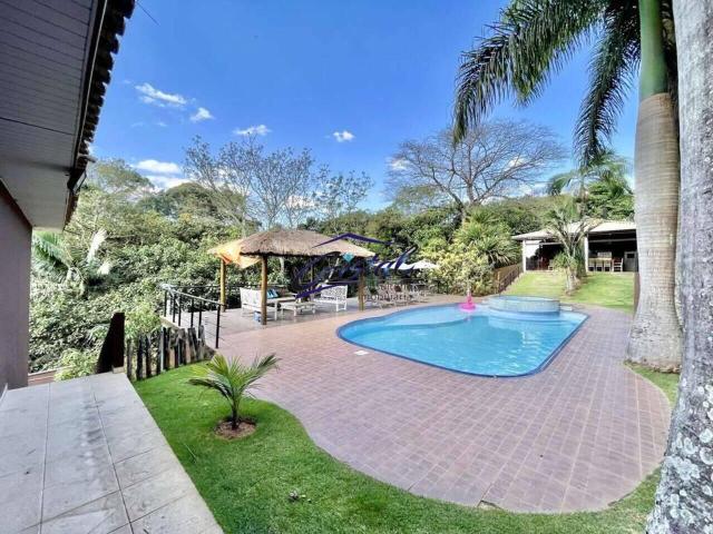 Casa de 890 m² na São Camilo Granja Viana Cotia SP, à venda por R$ 2.750.000 ou aluguel por R$ 17.000/mês
