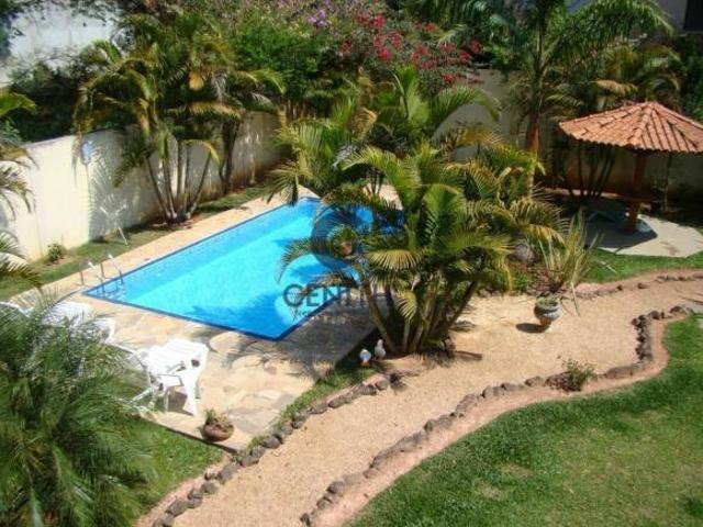 Casa de 940m² c\ 4 Dorms, Área Gorumet e Piscina no Pinheiros Tênis Village