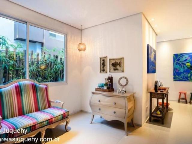 Casa decorada em condomínio