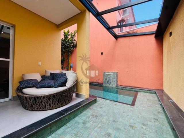 Casa Decorada em condomínio na avenida da Praia de Juquehy