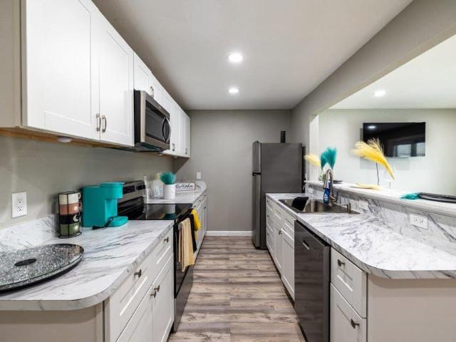 Casa Del Parque Luxury Apartments Studio Apartment for Rent at 1736 W Randol Mill Rd, Arlington, TX 76012