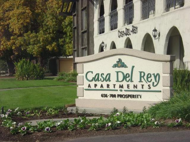 Casa Del Rey Apartments