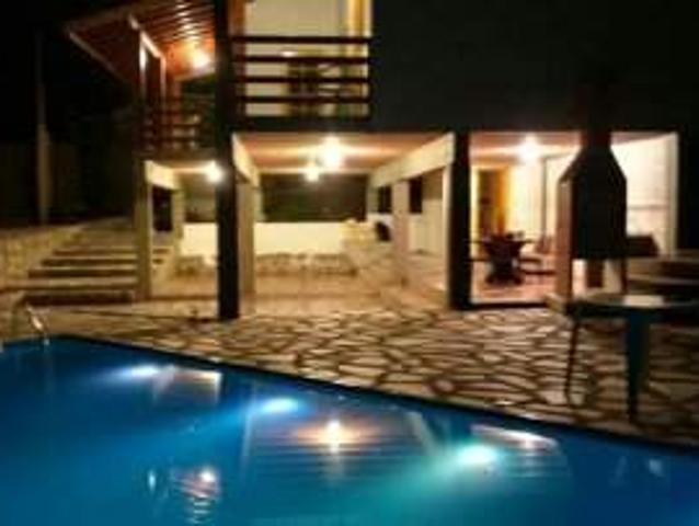 CASA DELICIOSA COM PISCINA