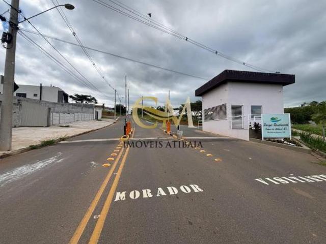 Casa dentro de associação de moradores