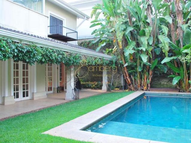 Casa dentro de condominio fechado no Morumbi Super Quadra