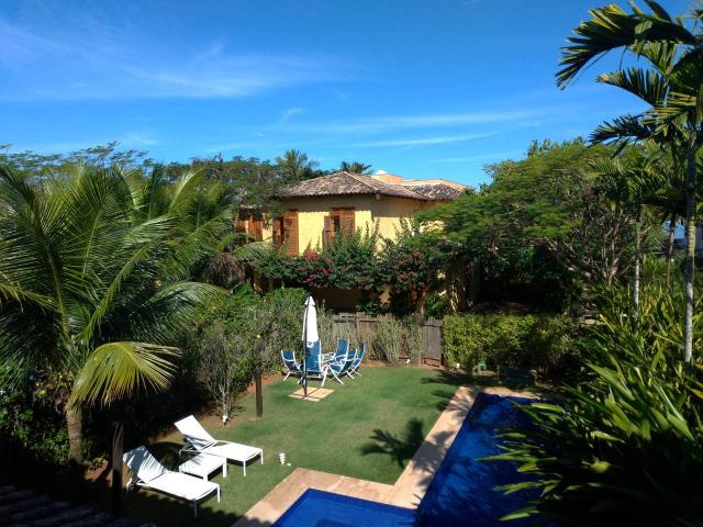 Casa dentro de condomínio frente ao mar para locação