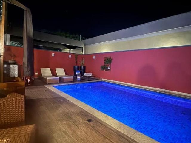 Casa dentro do condomínio fechado