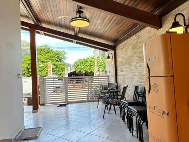 Casa dentro do condominio Pedra Verde a venda