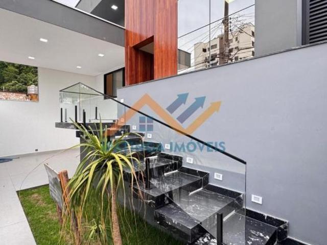 Casa deslumbrante de 3 dormitórios, sendo 2 suítes e 1 com closet, à venda no ch