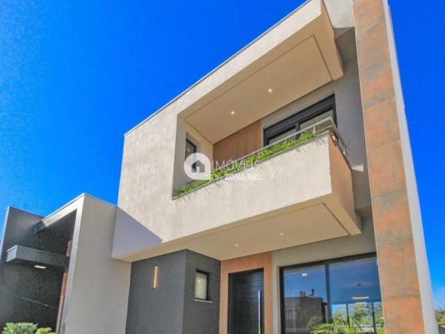 Casa diferenciada em Condomínio no Lagos de Nova Ipanema