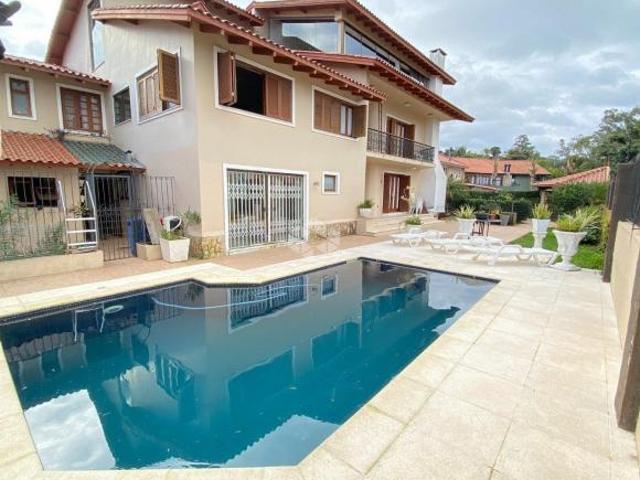Casa diferenciada no bairro Ipanema com 6 dormitórios sendo 6 suítes