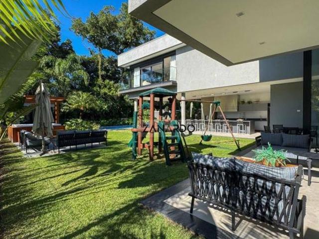 Casa disponível para venda e locação anual em Riviera de São Lourenço