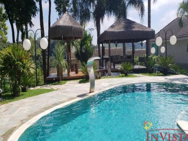 Casa disponível para venda e locação em Arujá