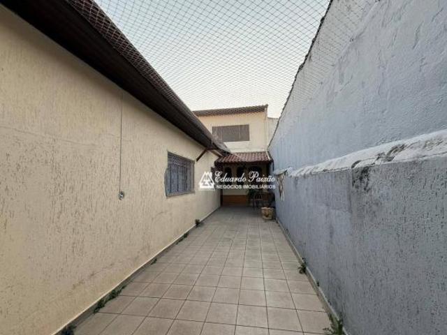 Casa disponível para venda e locação no bairro Vila Galvão – Ideal para Moradia ou Comércio