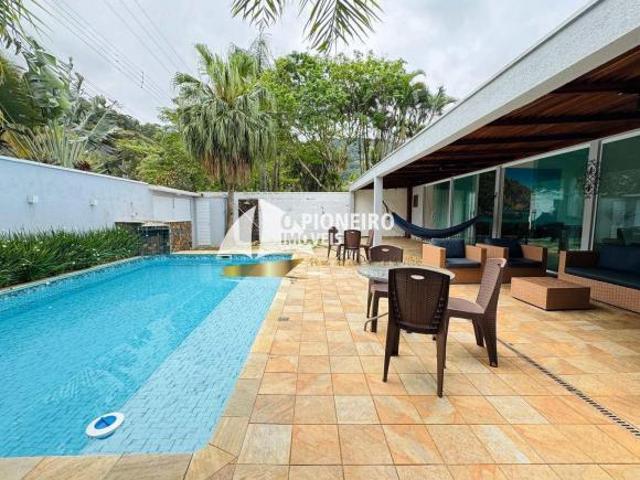 Casa disponível para venda e temporada em Juquehy!