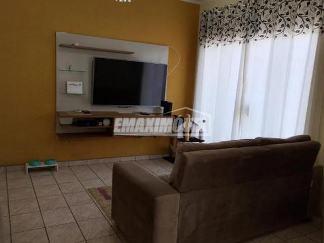 Casa disponível para venda, localizada próxima da Av. Itavuvu