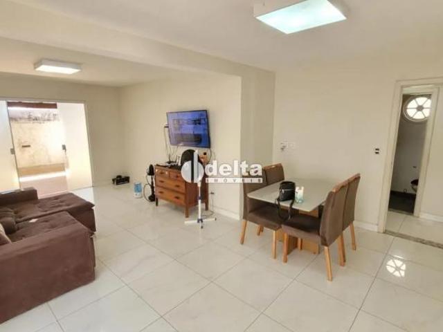 Casa disponível para venda no bairro Cidade Jardim em Uberlândia MG