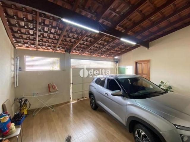 Casa disponível para venda no bairro Custódio Pereira em Uberlândia MG
