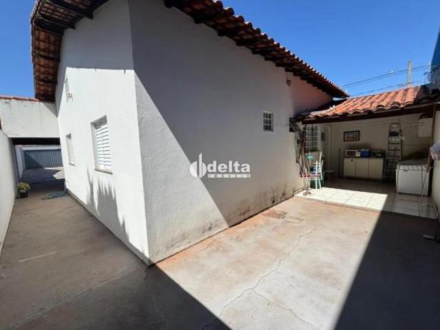 Casa disponível para venda no bairro Alto Umuarama em Uberlândia MG