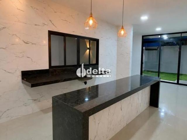 Casa disponível para venda no bairro Bosque dos Buritis em Uberlândia MG