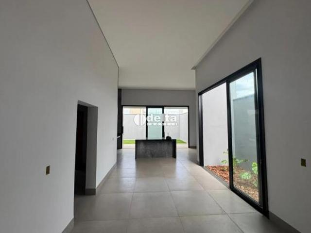 Casa disponível para venda no bairro Grand Ville em Uberlândia MG