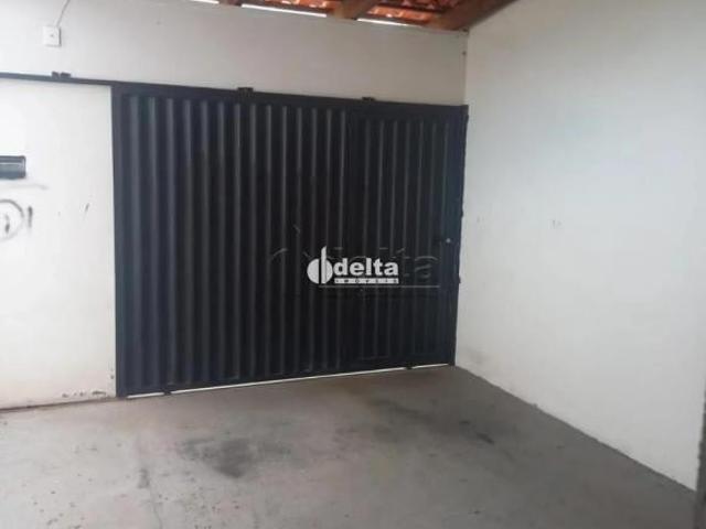 Casa disponível para venda no bairro Jardim Holanda em Uberlândia MG