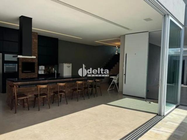 Casa disponível para venda no bairro Jardim Inconfidência em Uberlândia MG