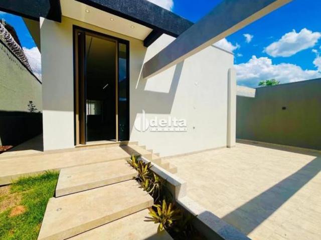 Casa disponível para venda no bairro Jardim Karaíba / Jardim Inconfidência em Uberlândia MG