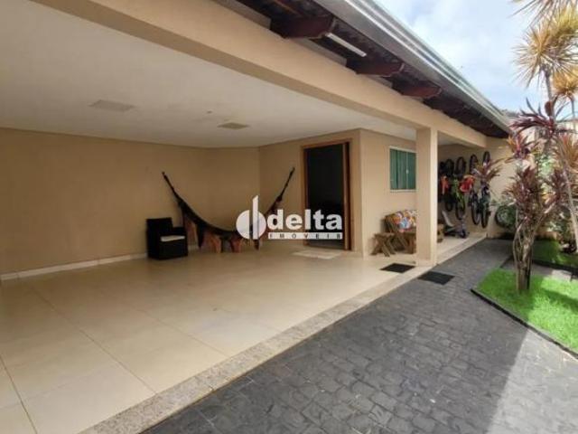 Casa disponível para venda no bairro Jardim Patrícia em Uberlândia MG