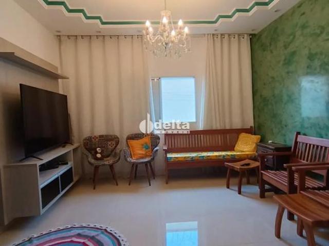 Casa disponível para venda no bairro Luizote de Freitas em Uberlândia MG