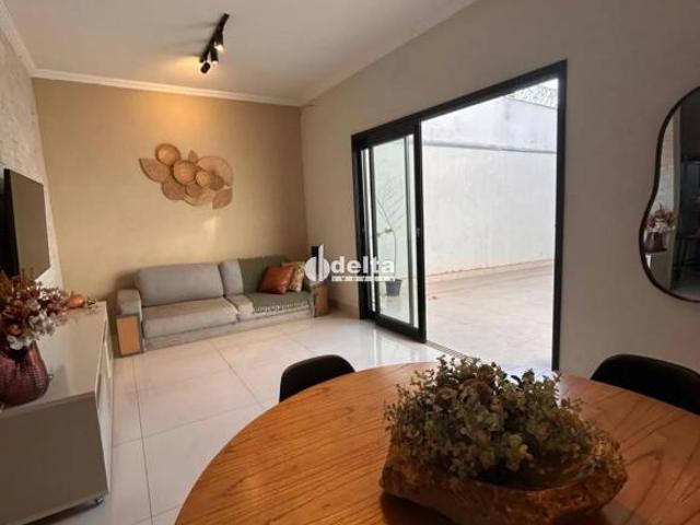 Casa disponível para venda no bairro Novo Mundo em Uberlândia MG