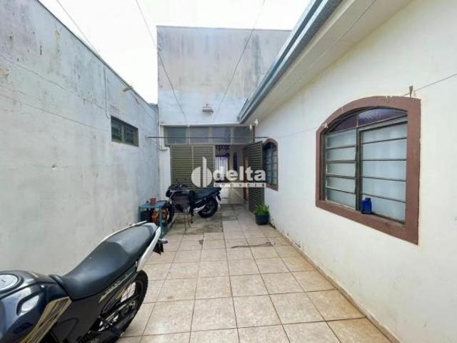 Casa disponível para venda no bairro Nossa Senhora Aparecida em Uberlândia MG