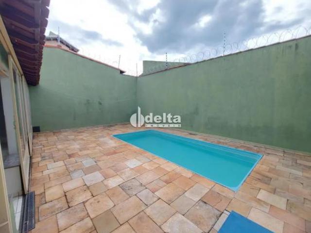 Casa disponível para venda no bairro Nossa Senhora das Graças em Uberlândia MG