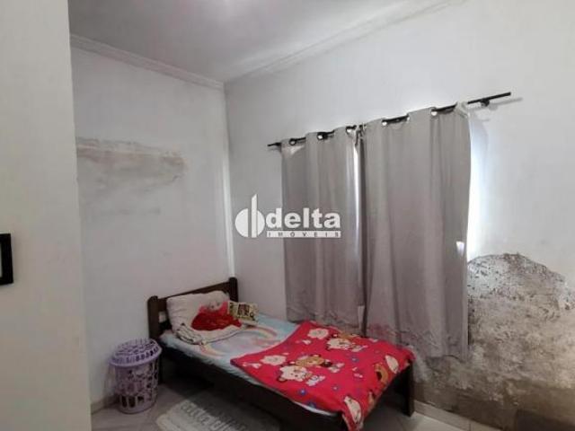 Casa disponível para venda no bairro São Jorge em Uberlândia MG