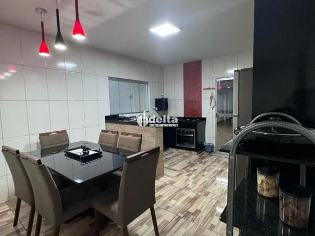 Casa disponível para venda no bairro São Jorge em Uberlândia MG