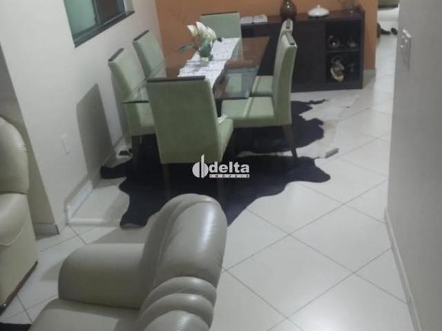 Casa disponível para venda no bairro Santa Mônica em Uberlândia MG