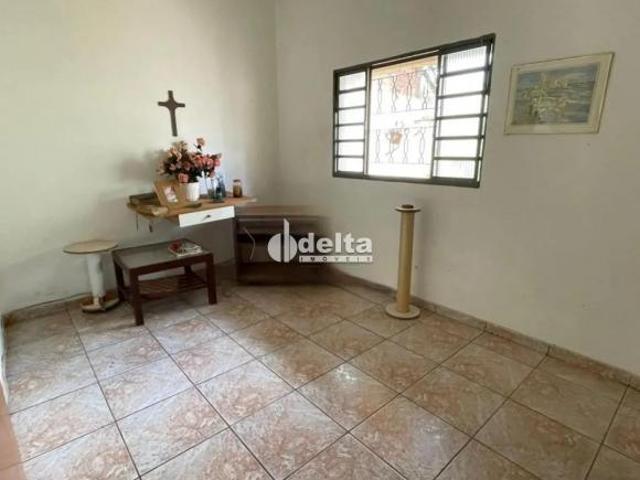 Casa disponível para venda no bairro Santa Mônica em Uberlândia MG
