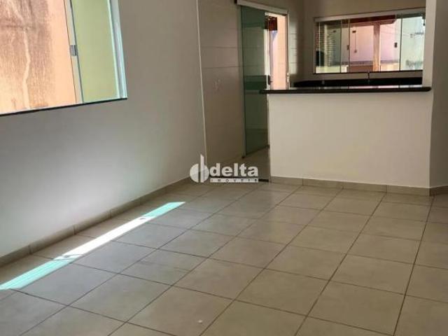 Casa disponível para venda no bairro Santa Mônica em Uberlândia MG