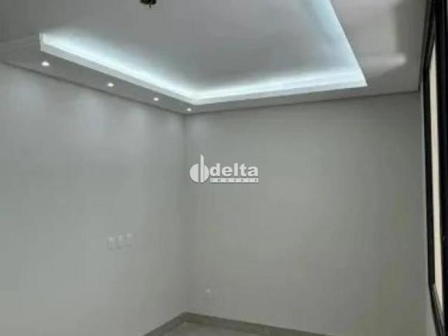 Casa disponível para venda no bairro Santa Mônica em Uberlândia MG