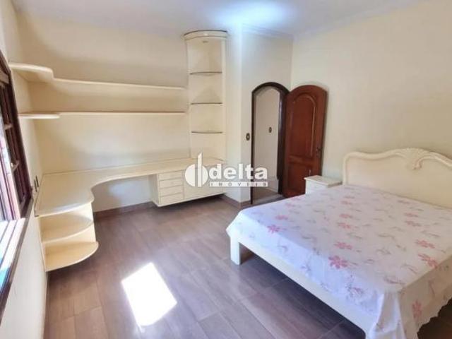 Casa disponível para venda no bairro Santa Mônica em Uberlândia MG