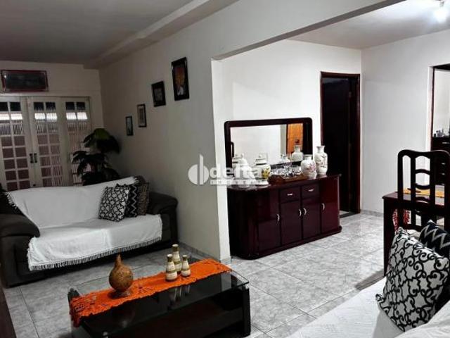 Casa disponível para venda no bairro Planalto em Uberlândia MG