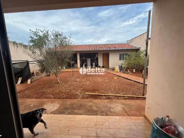 Casa disponível para venda no bairro Presidente Roosevelt em Uberlândia MG
