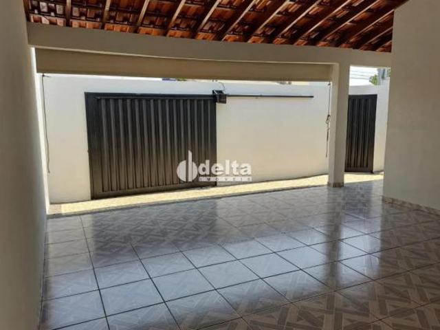 Casa disponível para venda no bairro Presidente Roosevelt em Uberlândia MG